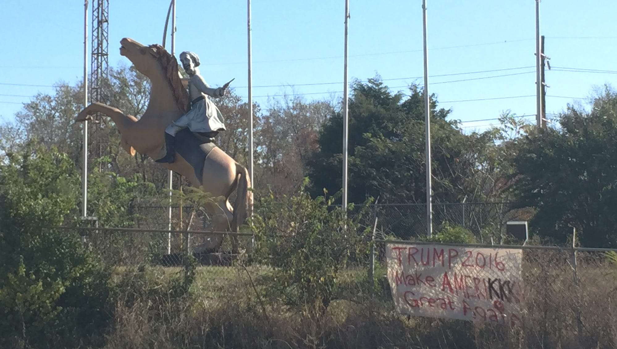 Trump KKK sign found near controversial statue