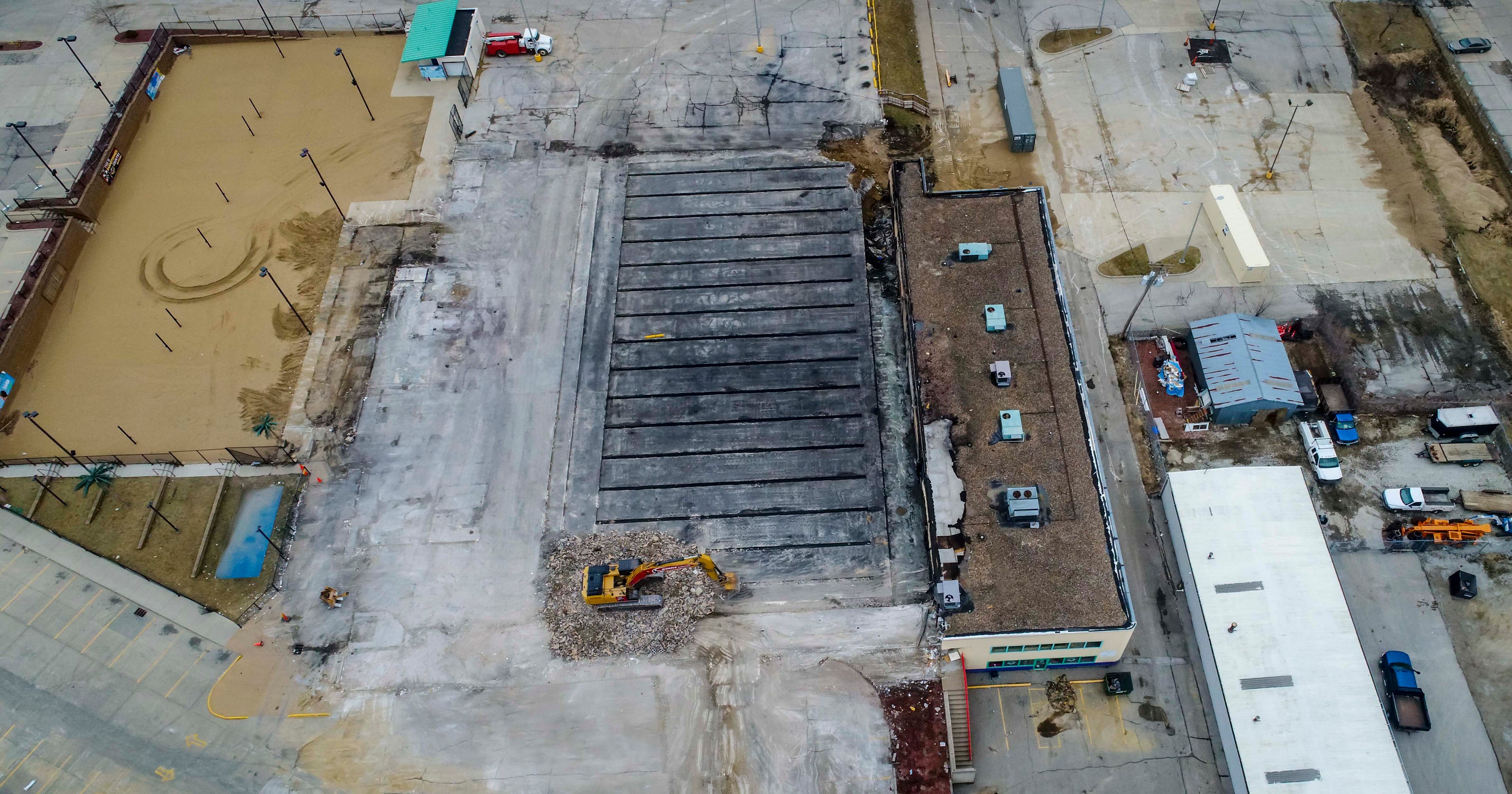 Plaza Lanes fire caused by rags, Des Moines Fire Department says