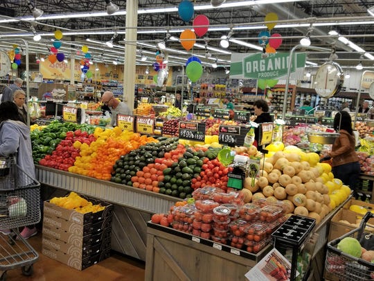 Looking at the differences between Fresh Thyme and Fresh Market