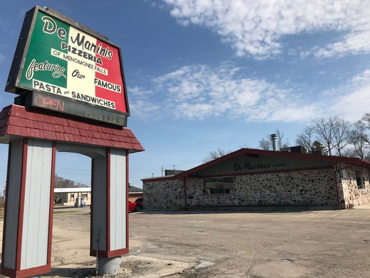 Just good, old-fashioned pizza at DeMarinis