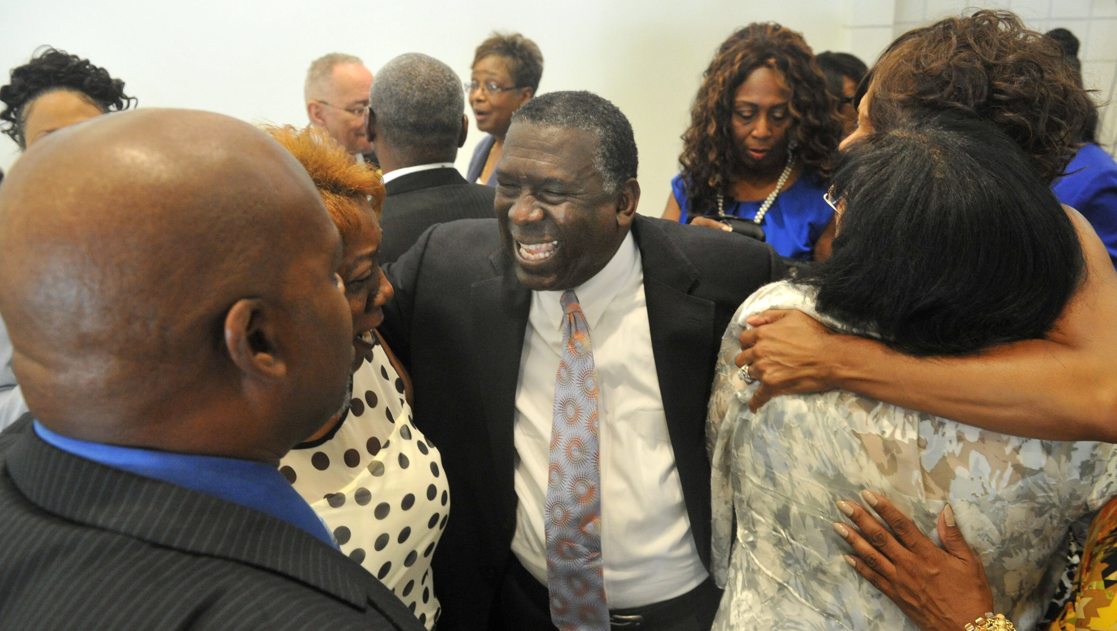 Deacon-pastor rift shakes 97-year-old church