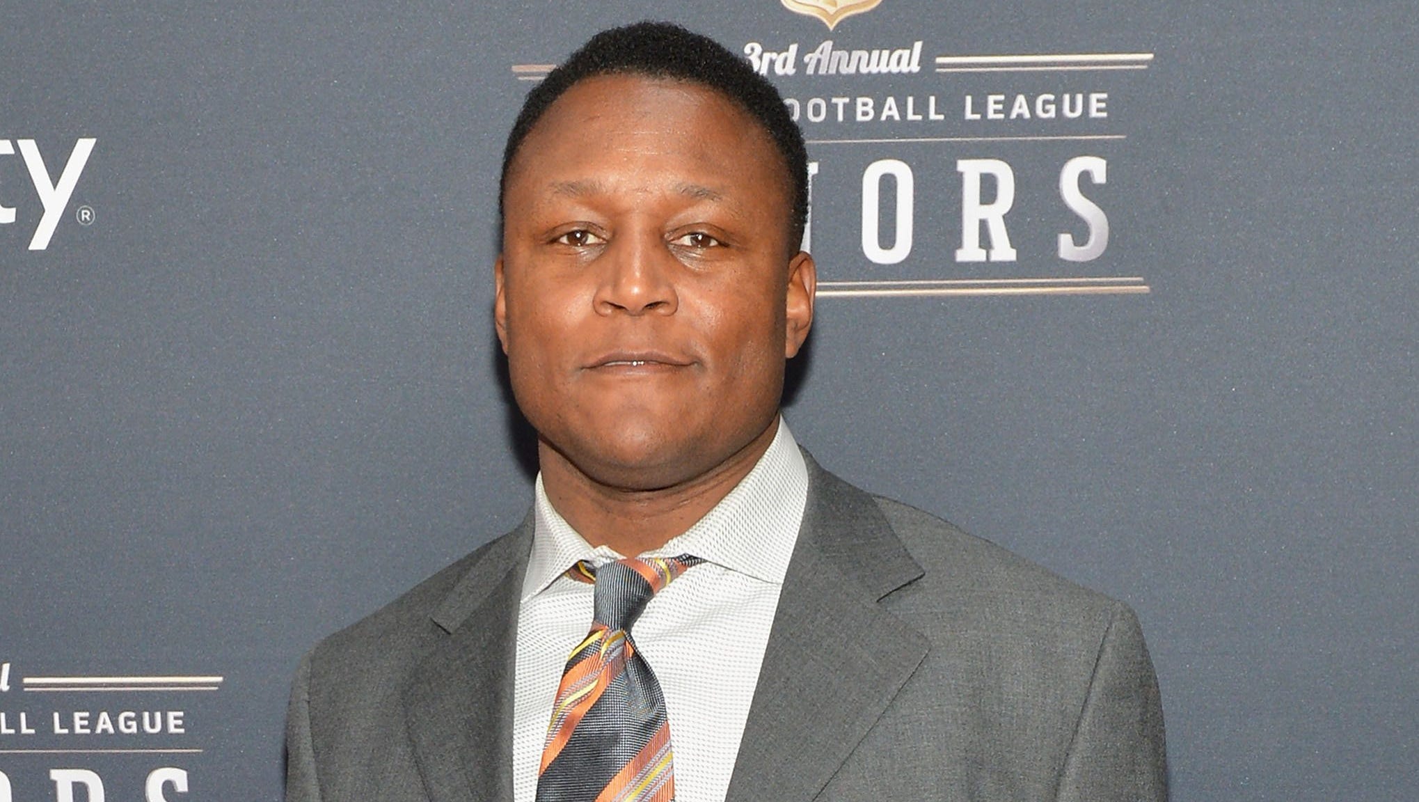 Barry Sanders says he could still gain 75 yards with the right line