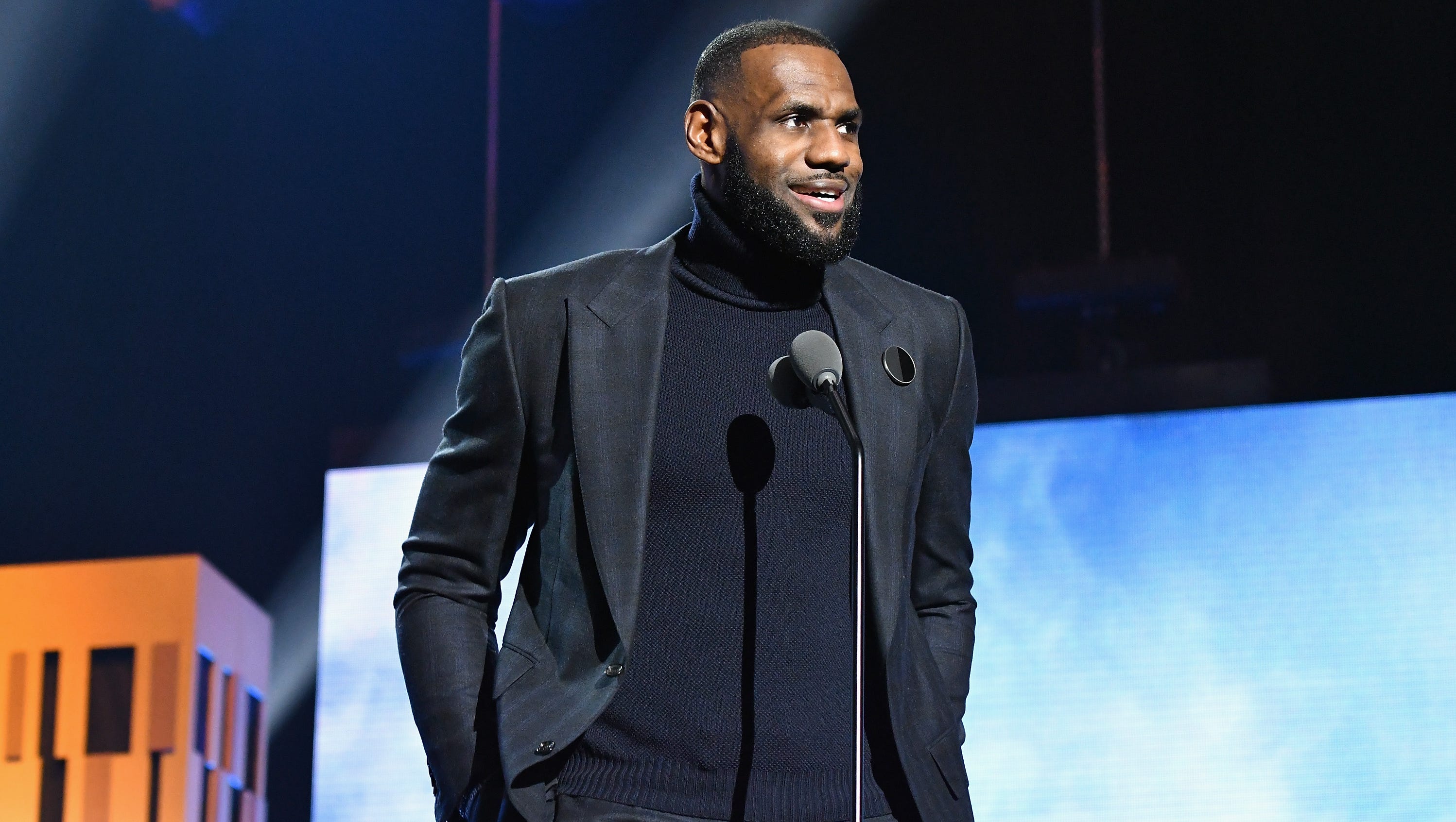 Watch: LeBron James accepts SI Sportsperson of the Year Award