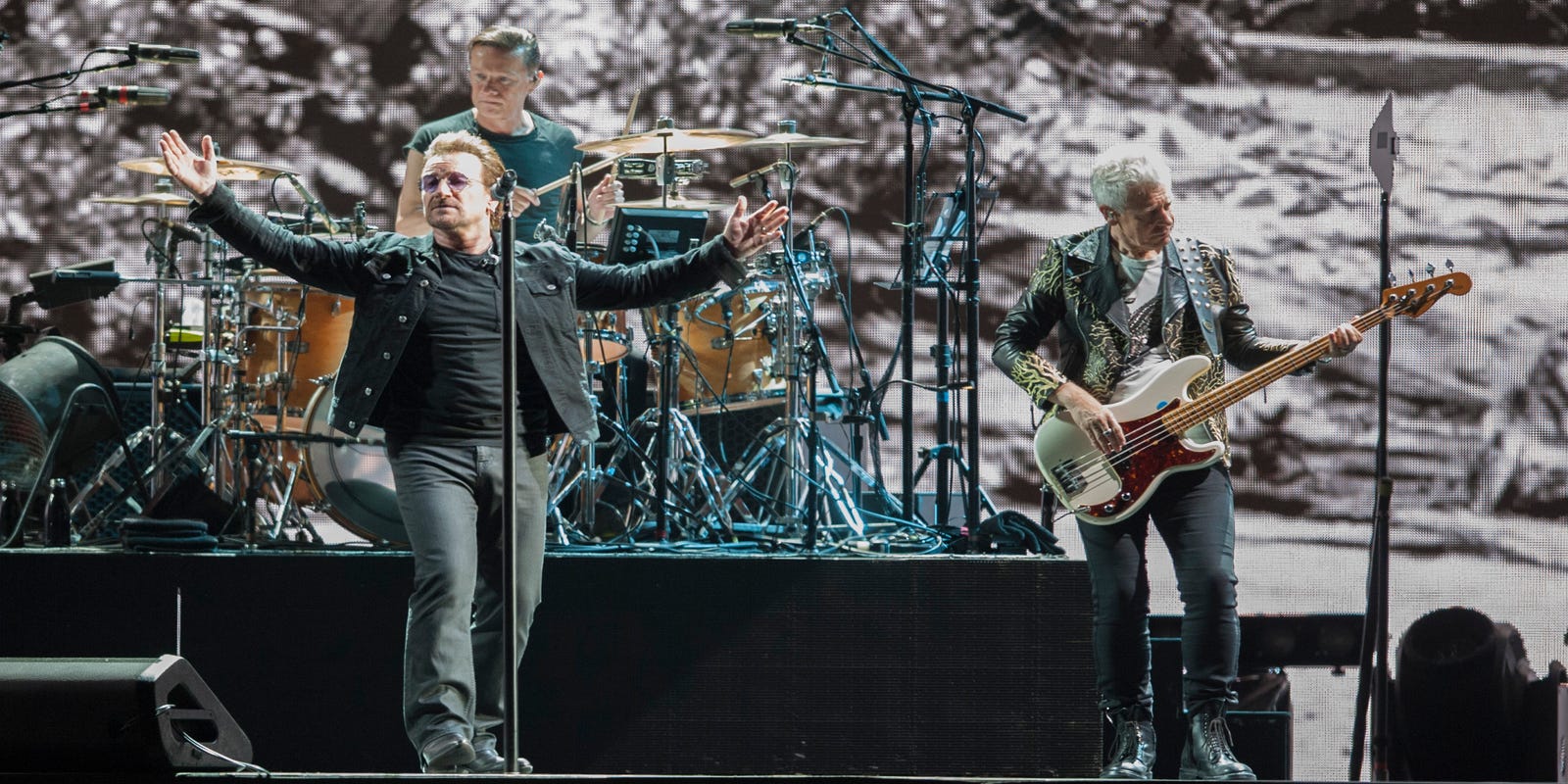 Review: U2 reminisce during Ford Field tour stop