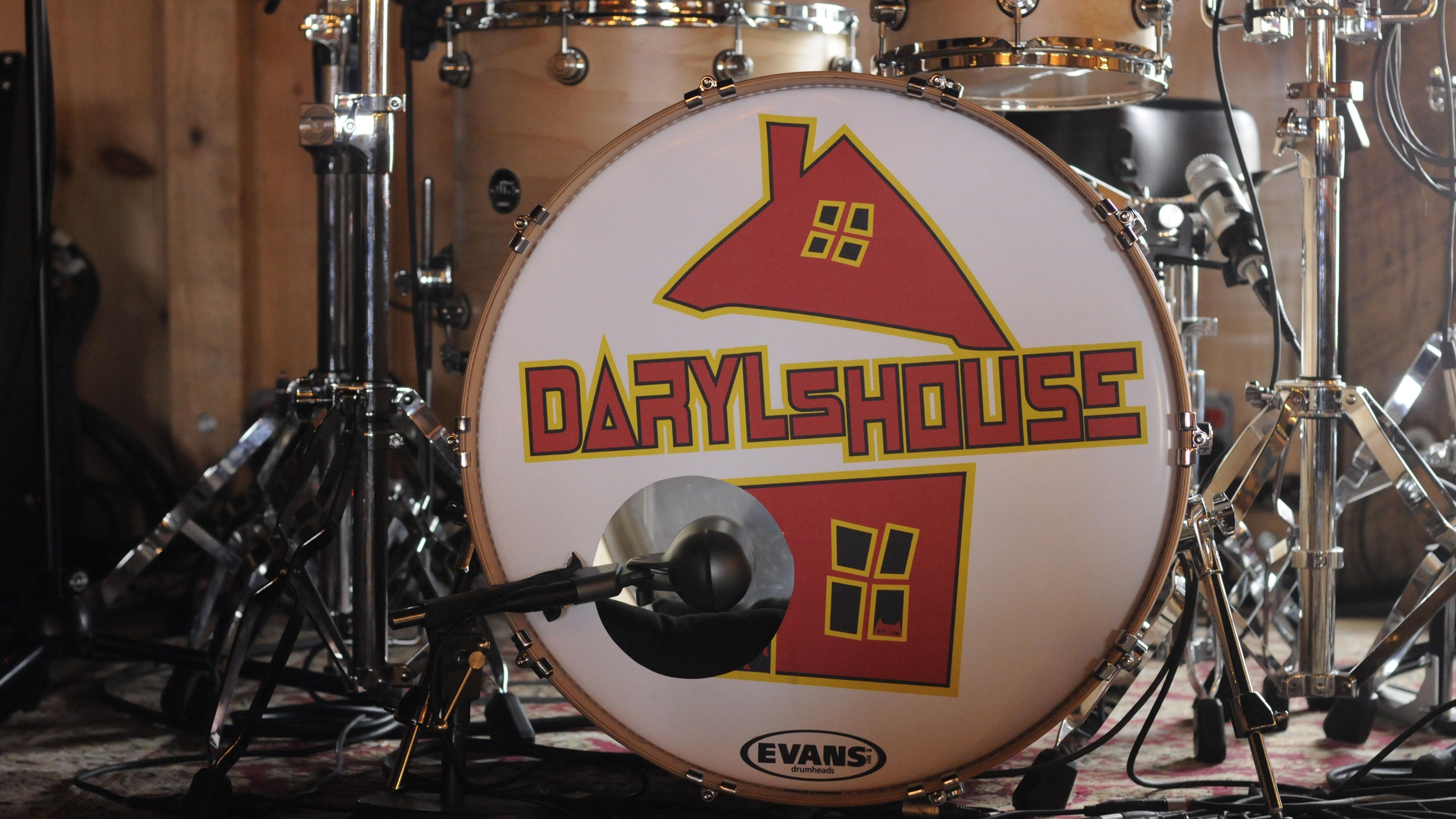 Daryl's House outdoor stage discussion turns to volume from bands