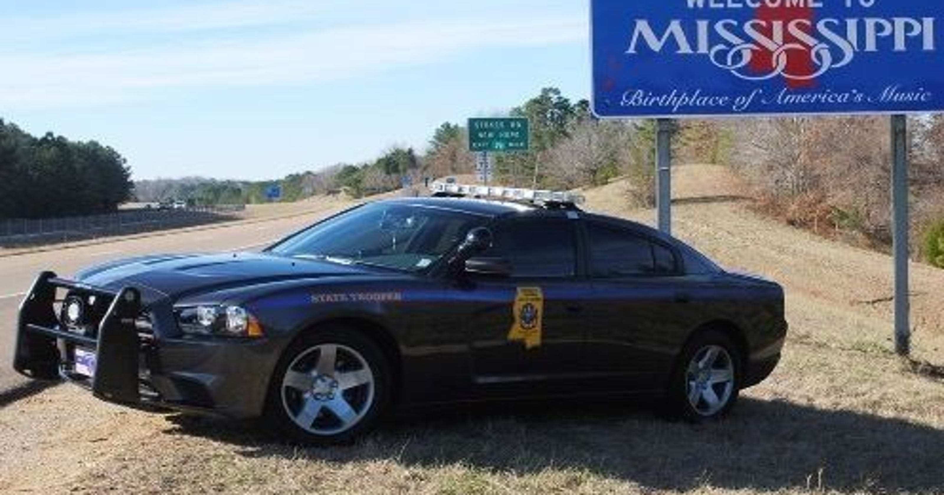 3 troopers injured, 1 critical, in Miss. wrecks