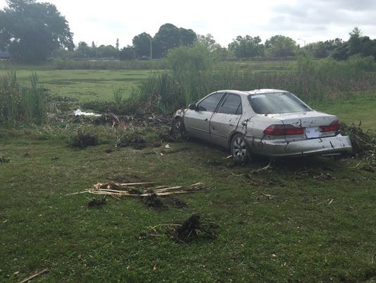 Sheriff: 3 teens dead after stolen car crashes into pond