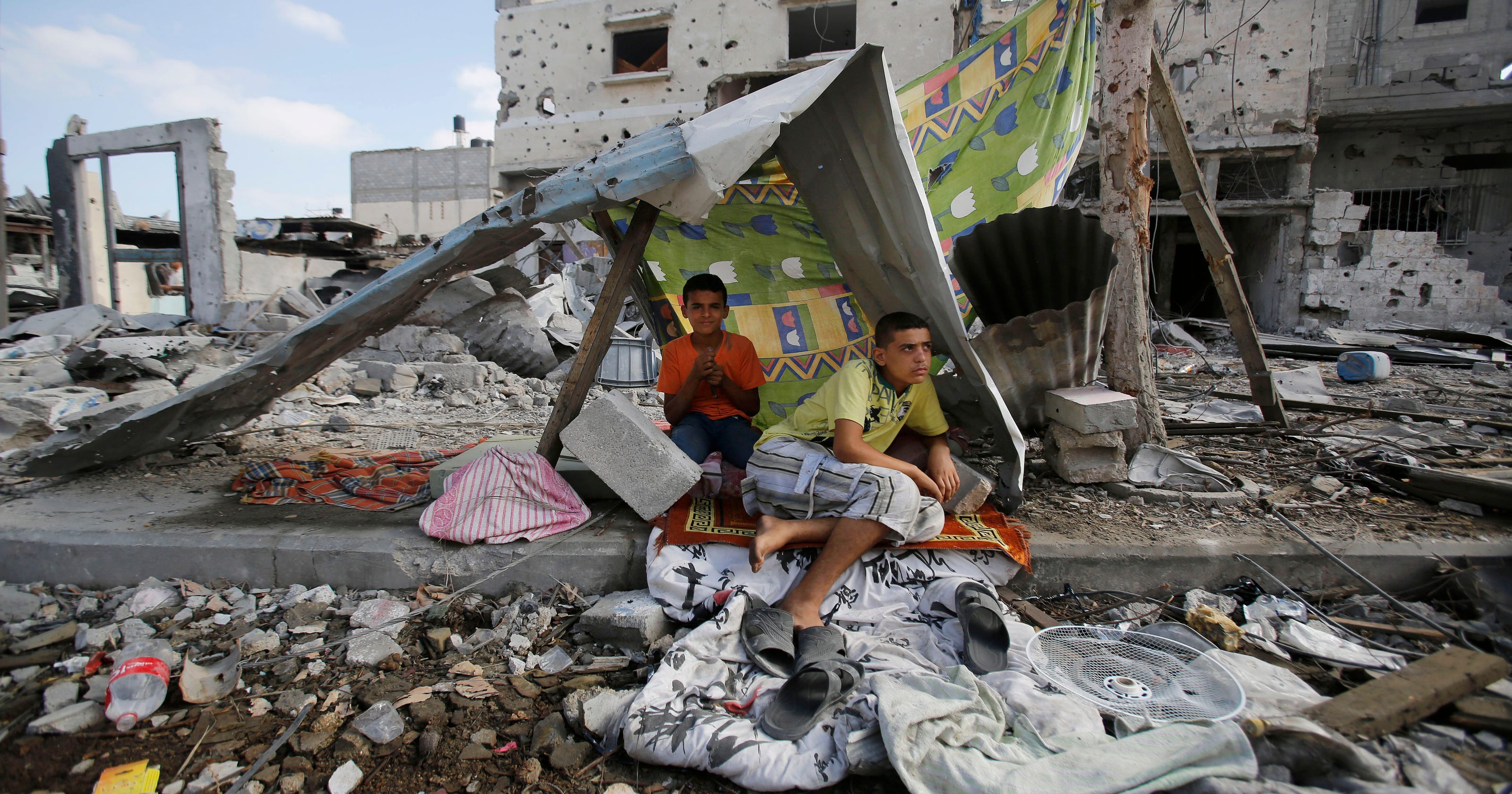 Israelis Quandary How To Aid Gazans But Not Hamas