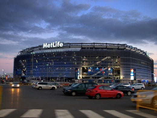 Best NFL stadium? Readers say Lambeau Field!