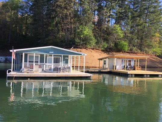 TVA votes to remove floating houses from all its reservoirs