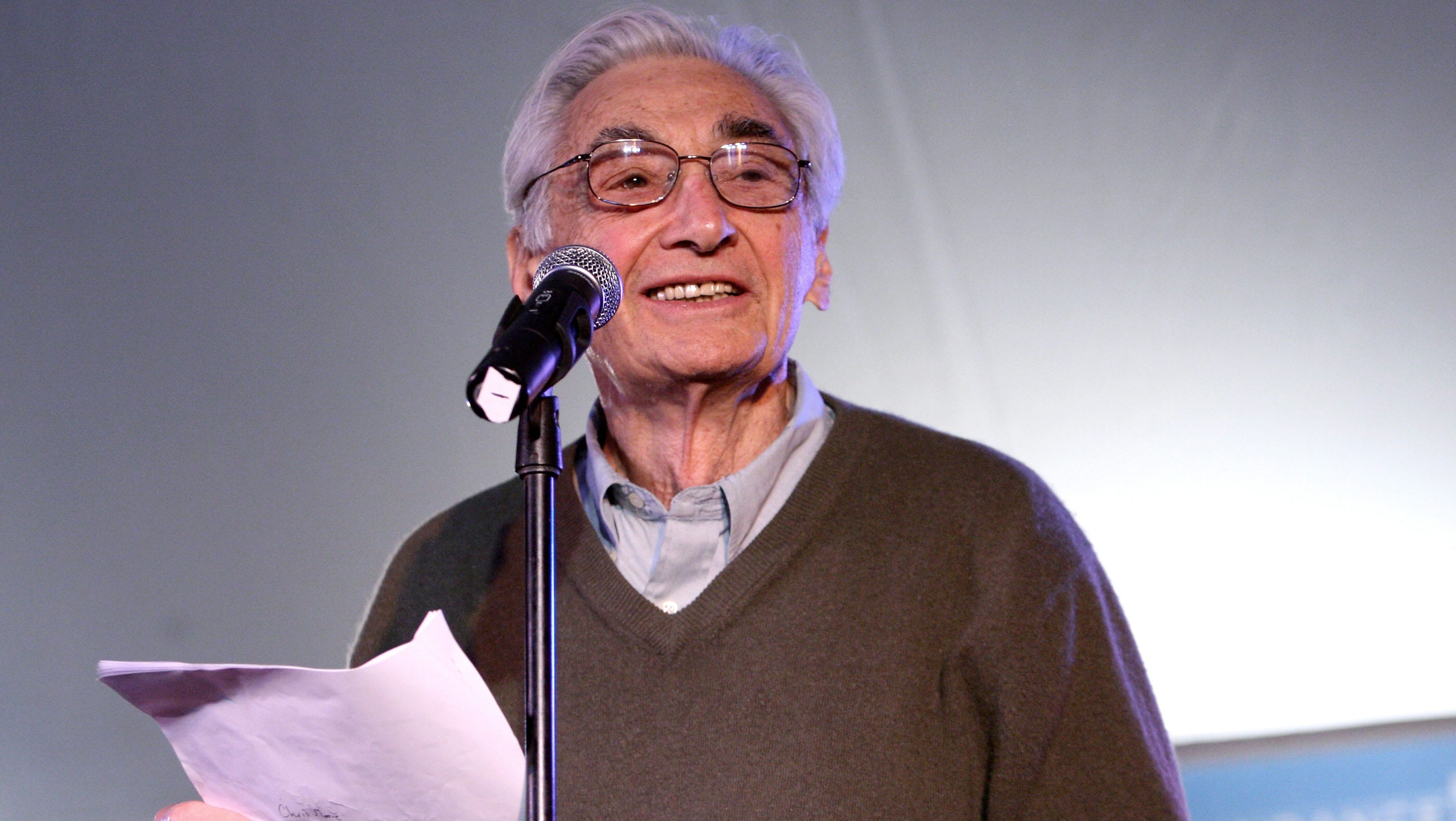 Howard Zinn 'read in' at Purdue draws a crowd