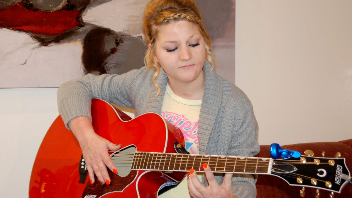 7 photos: Plane crash survivor: Caryn Stewart