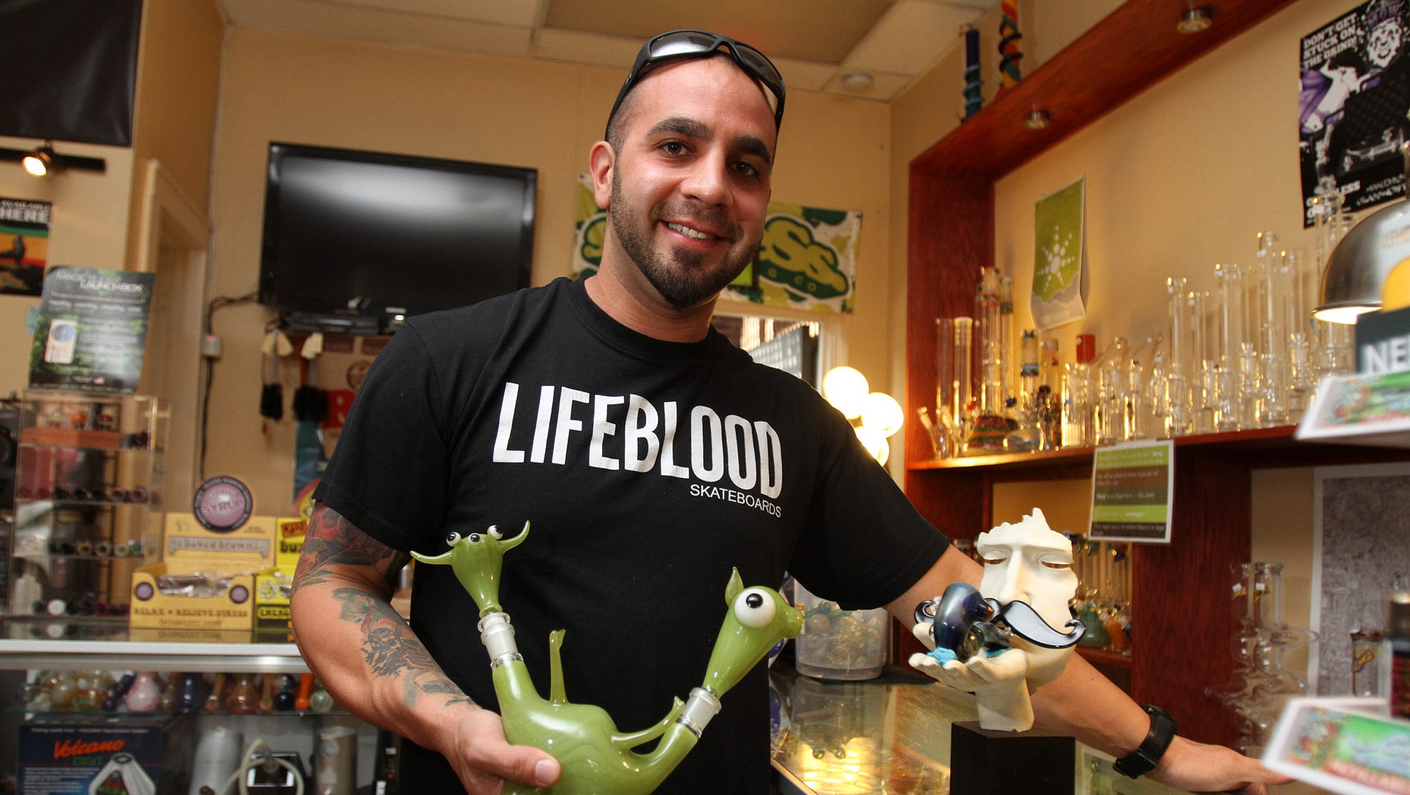Legal smoke shops flourish as pot use grows