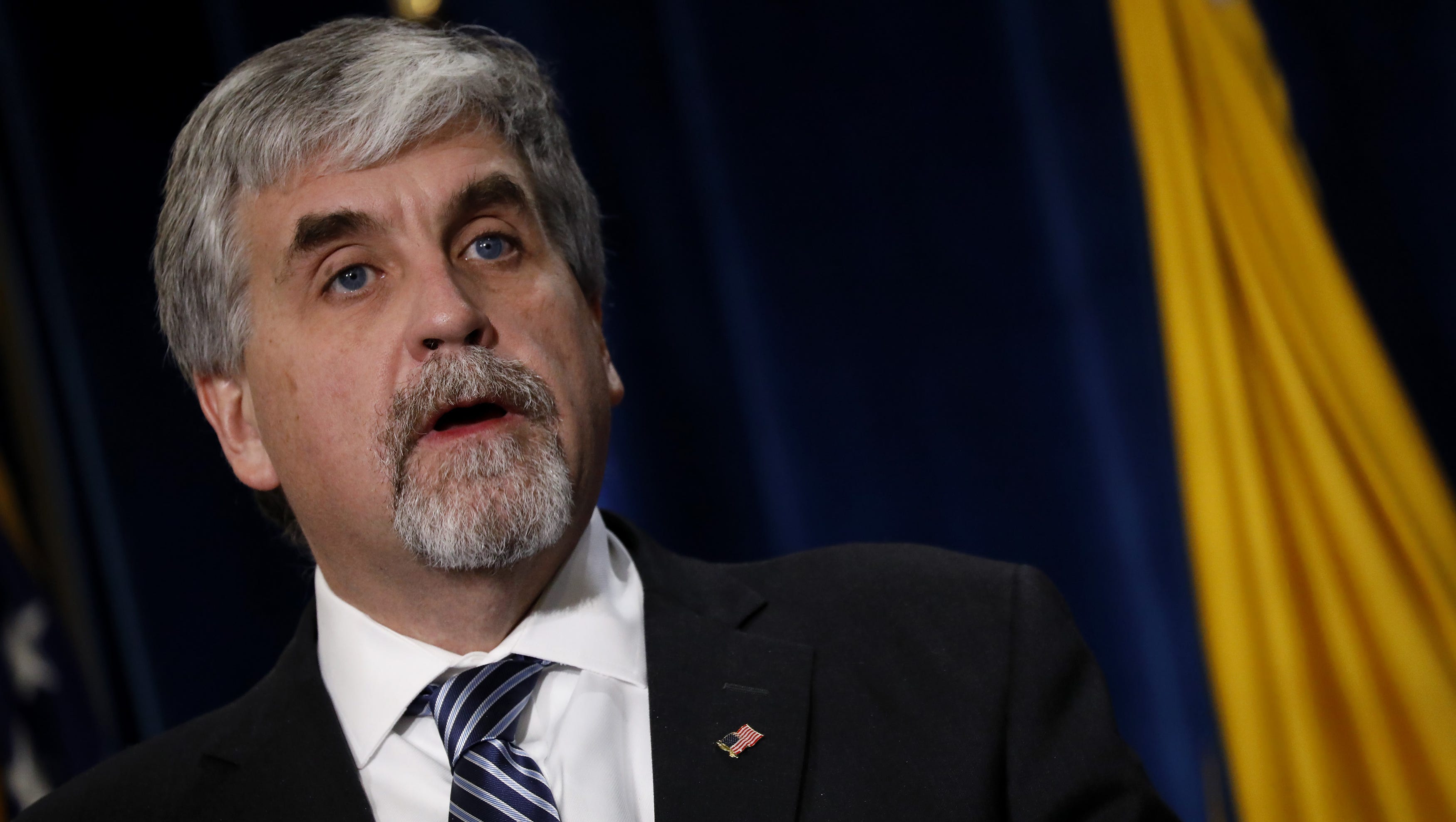 HHS: The 1,500 migrant children aren't lost. Most are with relatives.