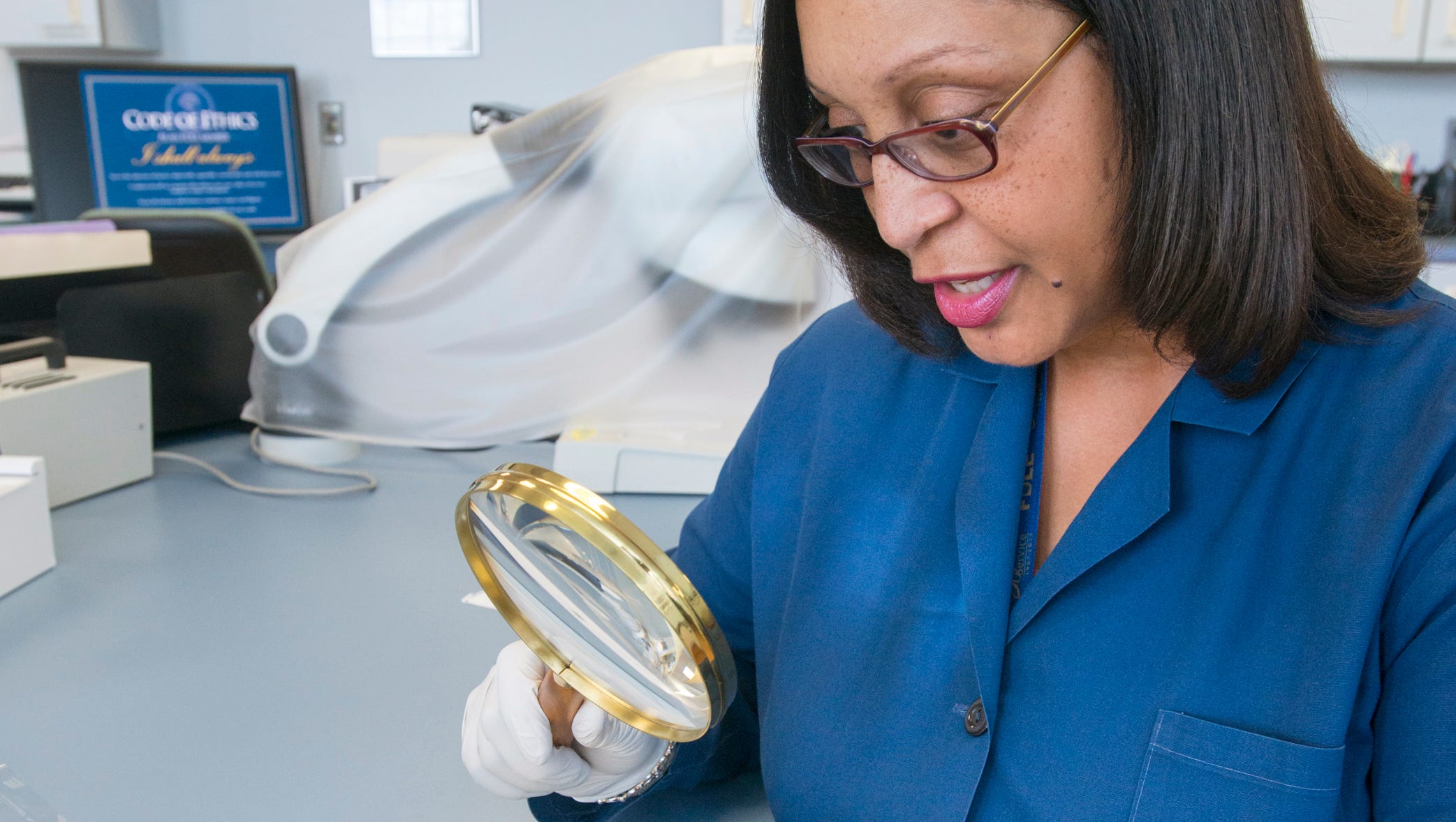 FDLE analyst honored for her work examining questionable documents