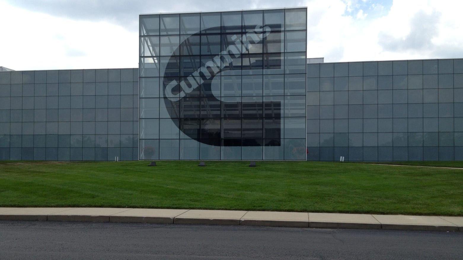 Cummins to build new tech center in Seymour