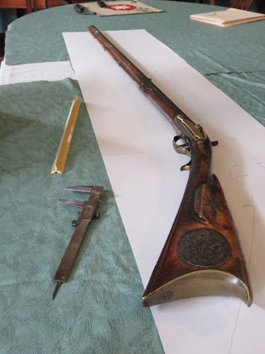 Replica of official state rifle commissioned for bicentennial