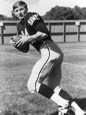 In-depth with Iowa Hawkeyes broadcaster Ed Podolak, 50 years after ...