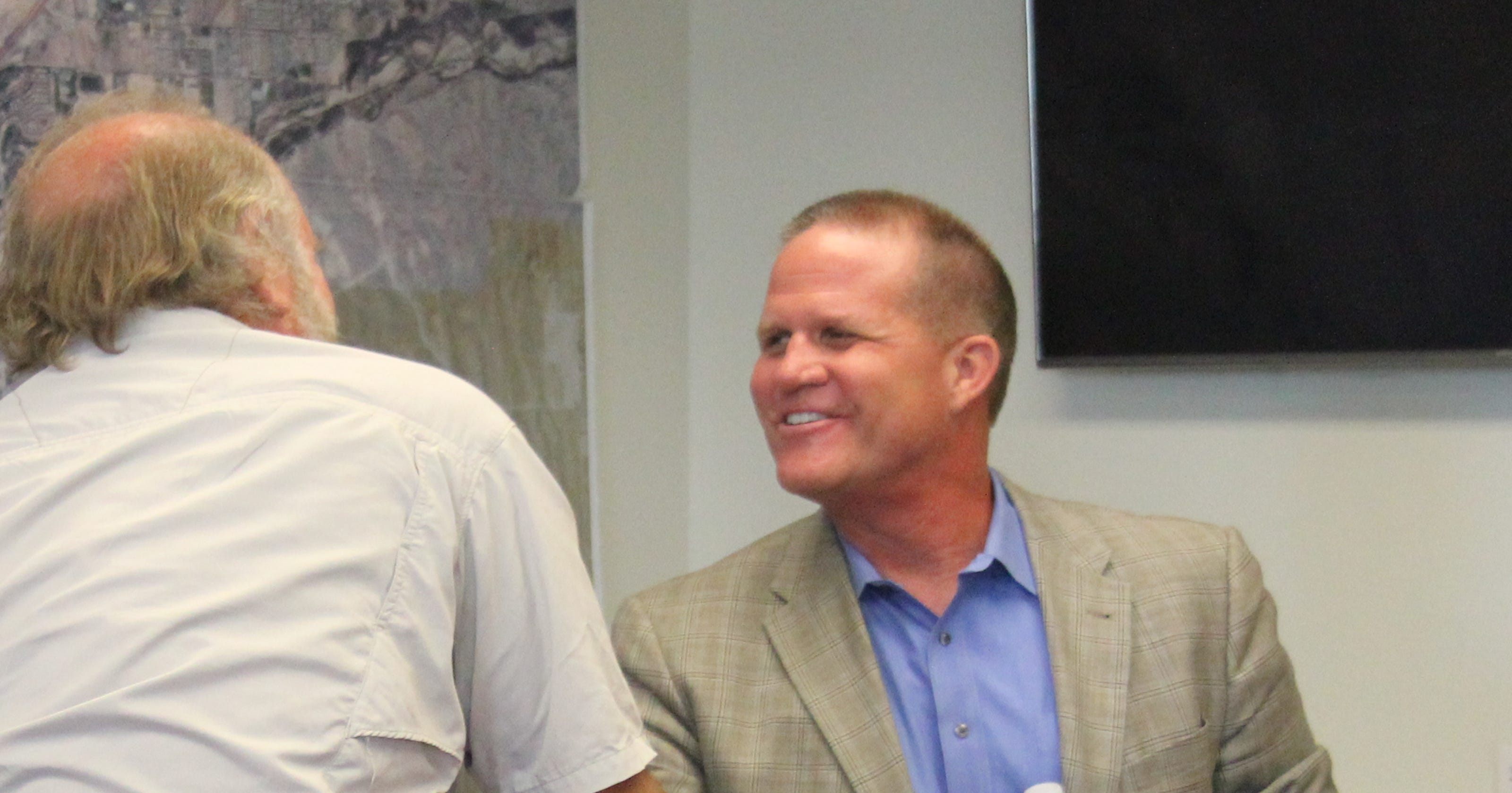 Lt. Gov. Mark Hutchinson meets with Mesquite businesses