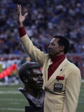 Widow of NFL icon Charlie Sanders sacked with lawsuit over his pension