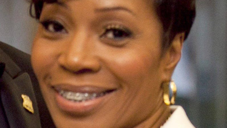 Dallas picks Detroit officer as first female police chief