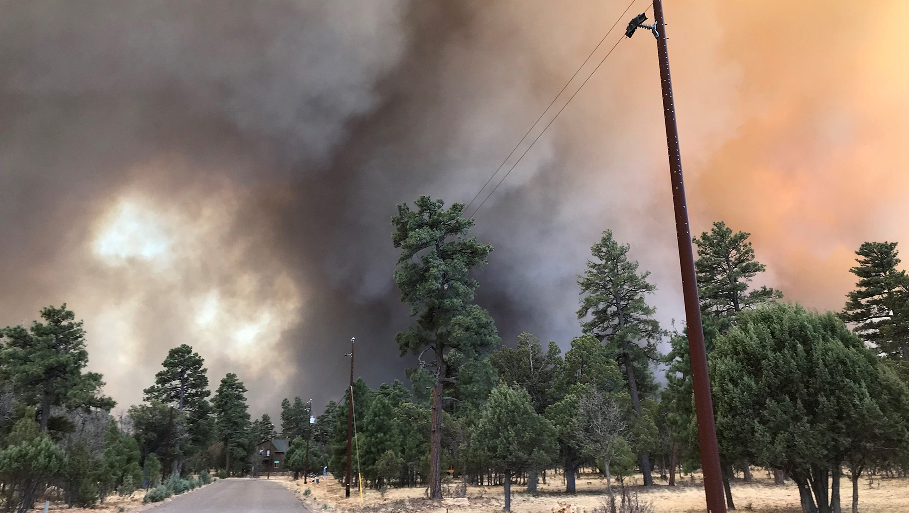 Tinder Fire: Arizona residents evacuated, structures lost