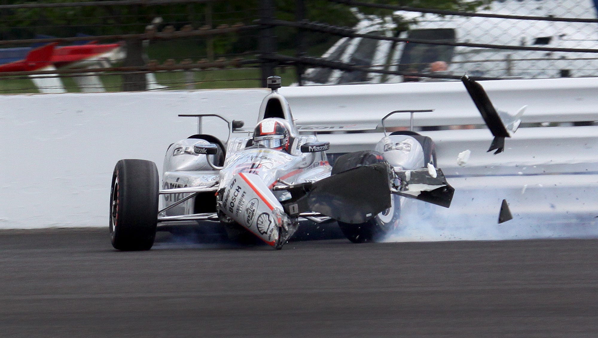 Crash leaves 2015 winner Montoya last in 100th Indy 500