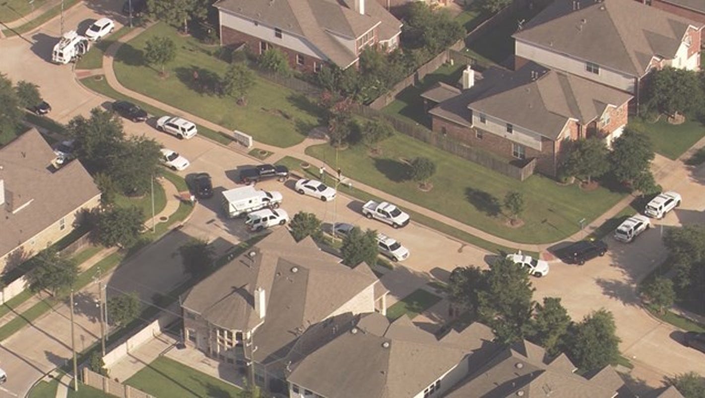 Mom Fatally Shoots 2 Daughters Before Police Kill Her