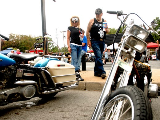 Vintage motorcycles draw crowd to Ky. Kick Down
