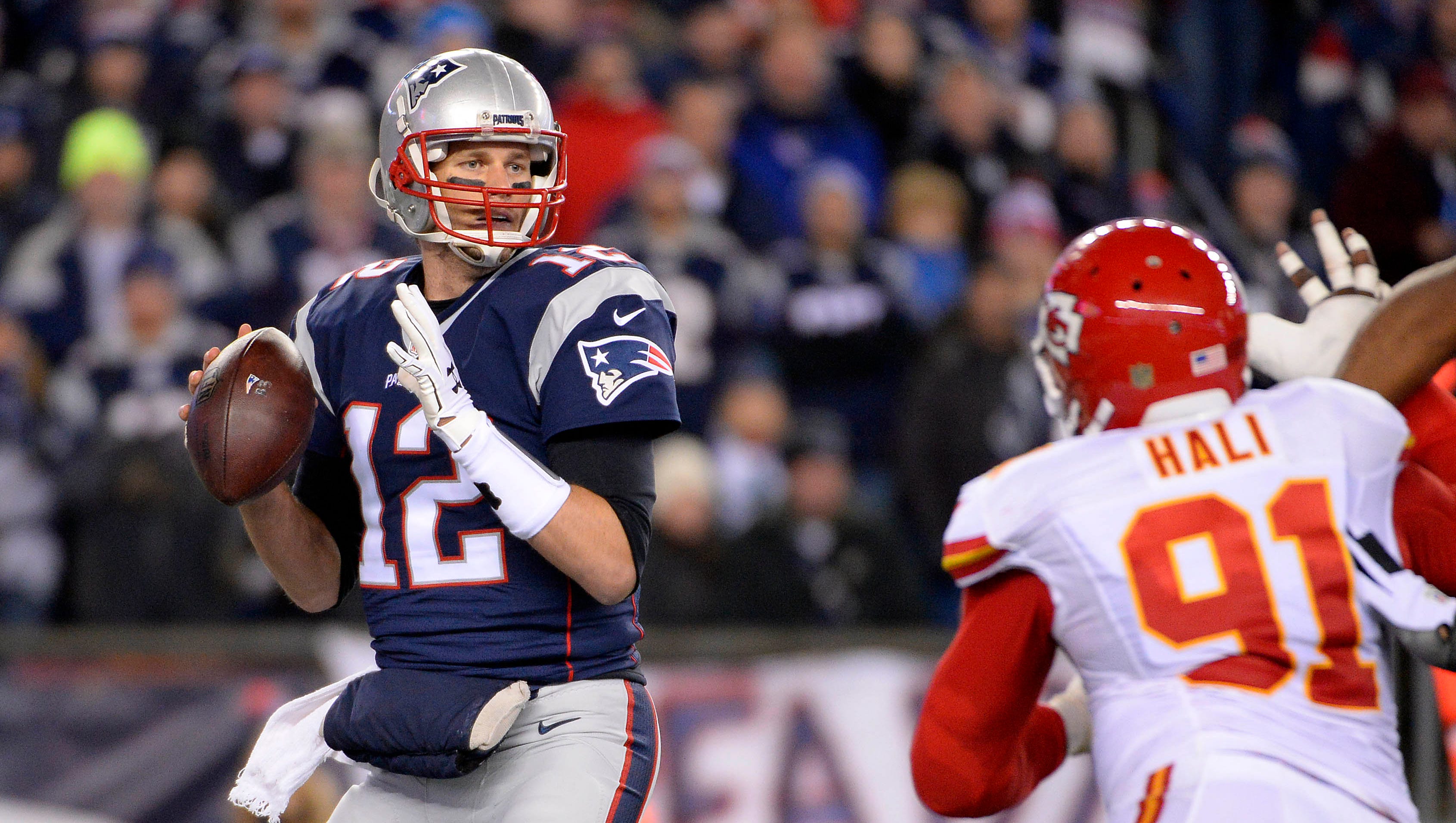 Can NFL contenders survive while they wait for elite QB to return?