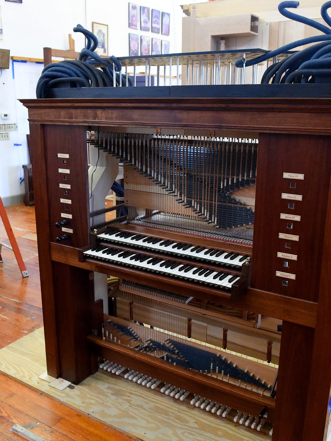 It took 5,000 hours of old-world skills to create this pipe organ in ...