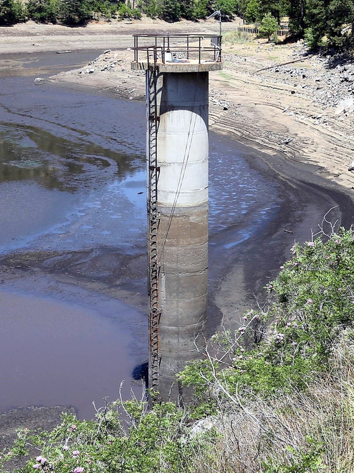 Neighbors of proposed Bonito Lake disposal quarry air concerns
