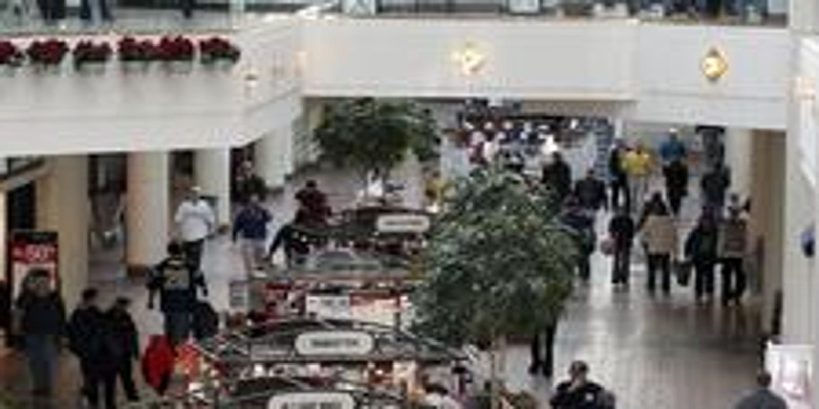 Freehold mall reopens after power outage
