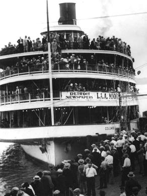 Fire destroys former Boblo boat at Detroit marina