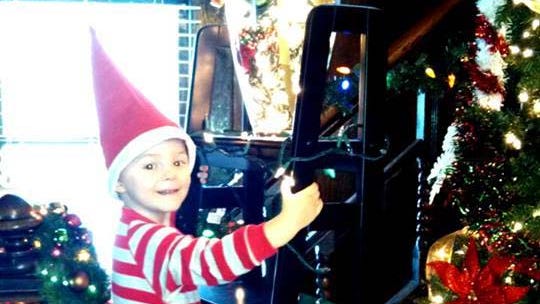Check out this ADORABLE "Real Elf on a Shelf"!