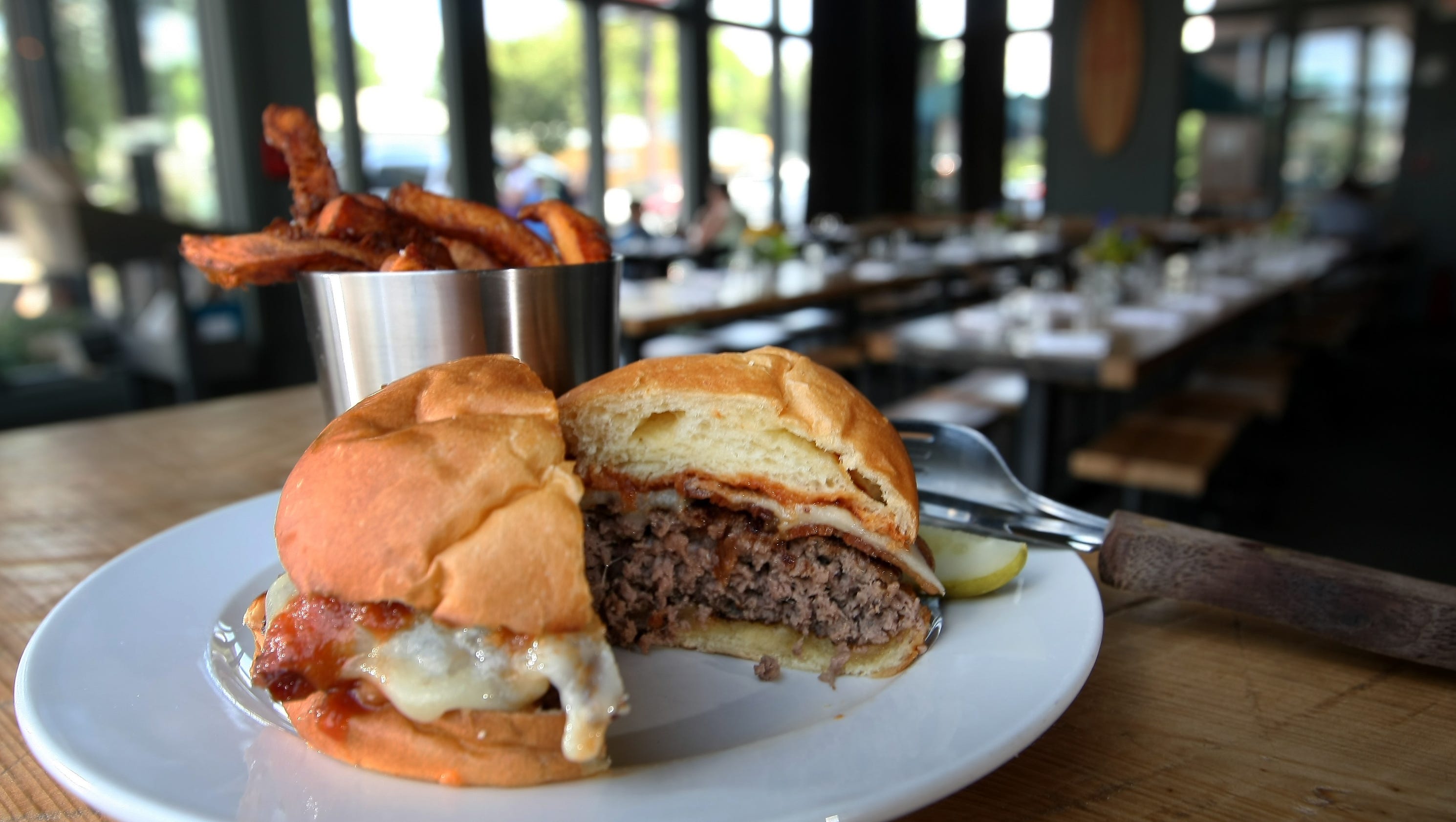 Burger Up inks deal in East Nashville