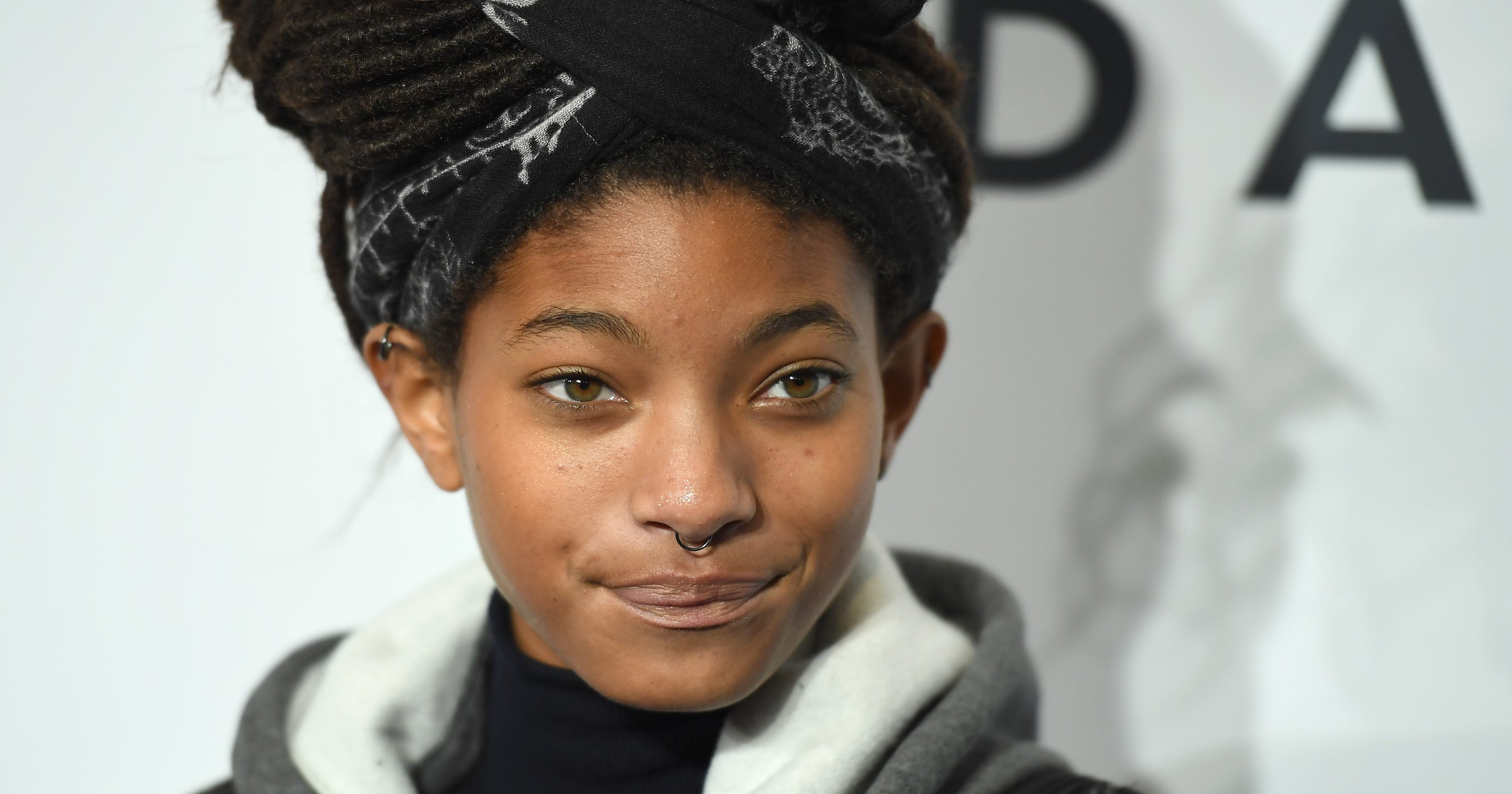 Willow Smith stops at Fresco Juice & Fruit Bar in El Paso for a smoothie