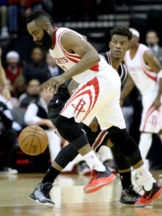 James Harden powers Rockets past Bulls without Dwight Howard
