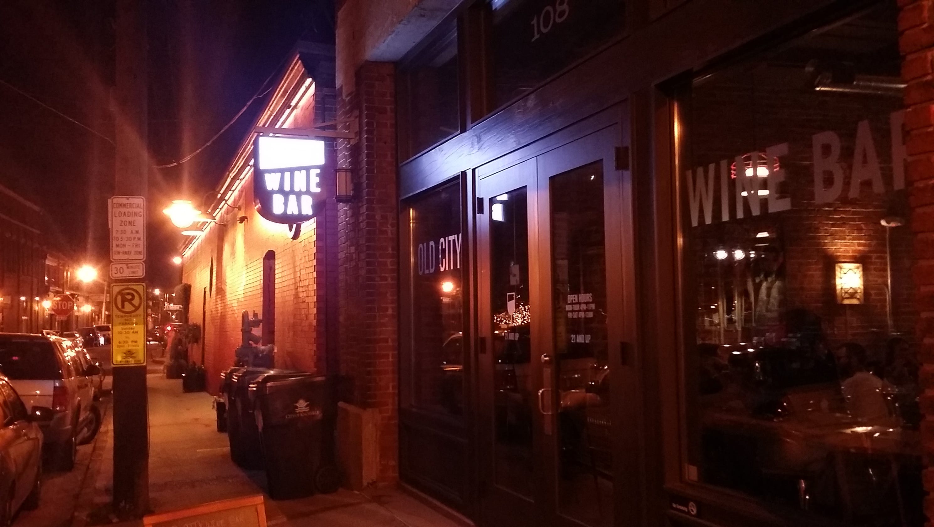 These are 10 Tennessee bars you have to try