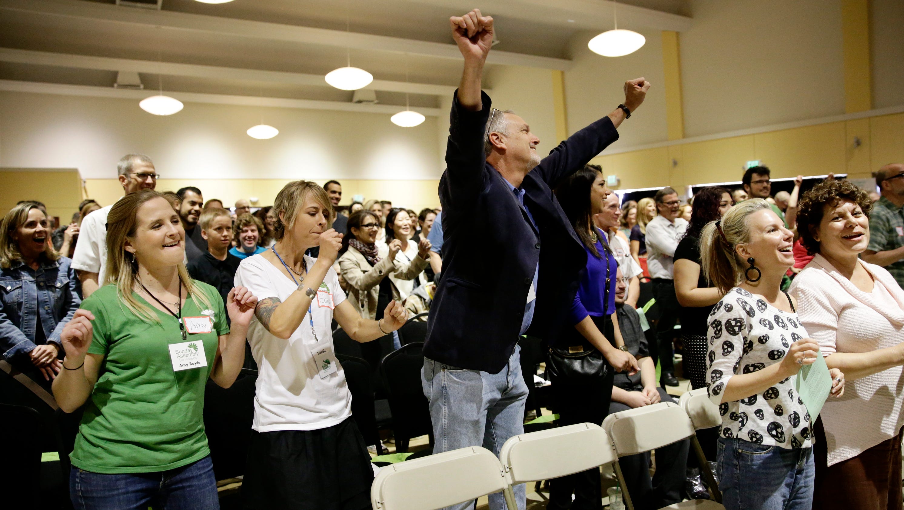 Atheist 'mega-churches' look for nonbelievers