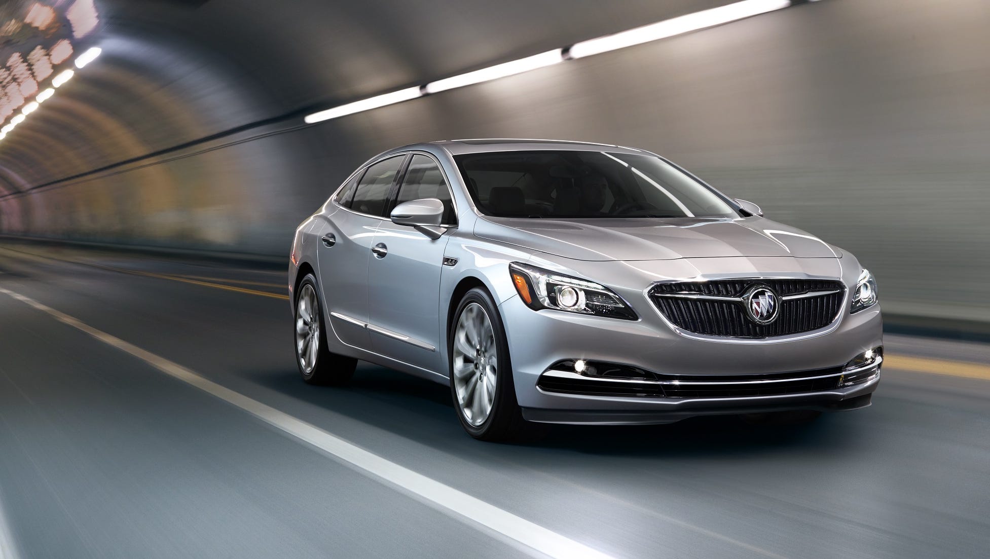 Redesigned 2017 Buick LaCrosse heading to dealers