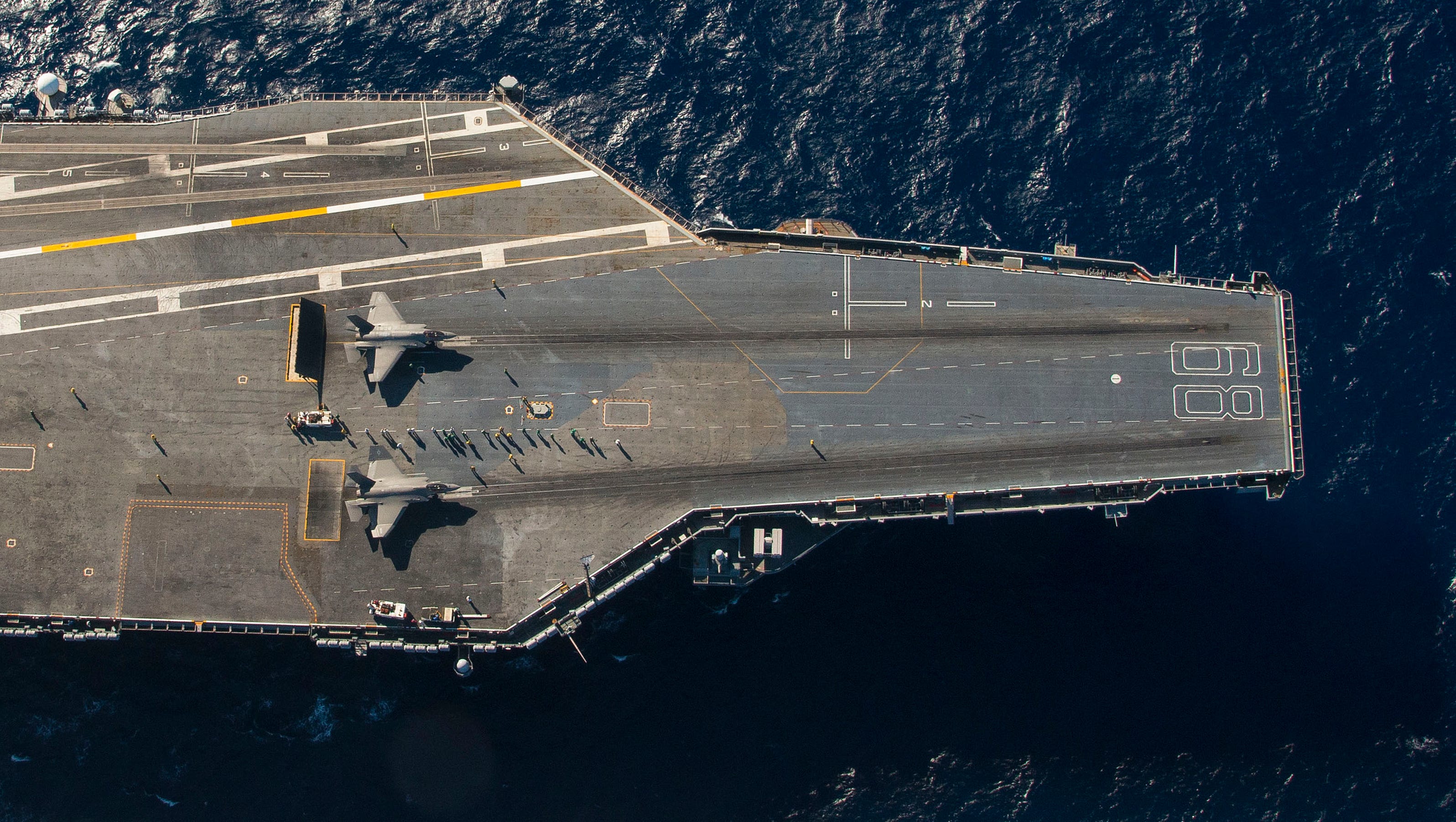F-35C shines in first carrier trials aboard carrier Nimitz