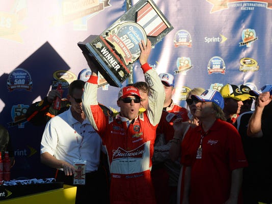 Harvick wins at Phoenix International