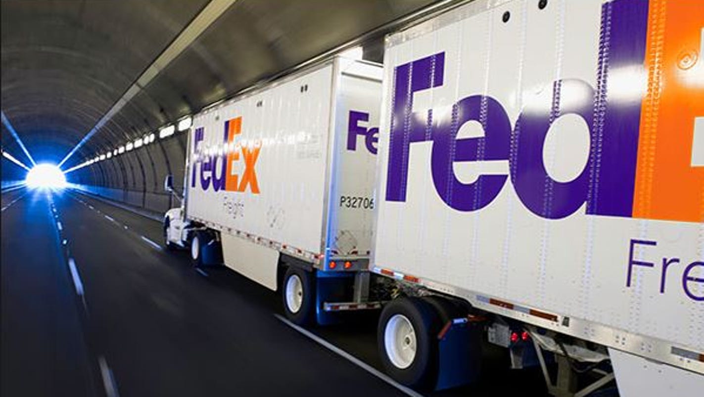 FedEx exec backs bigger twin trailers, infrastructure investment