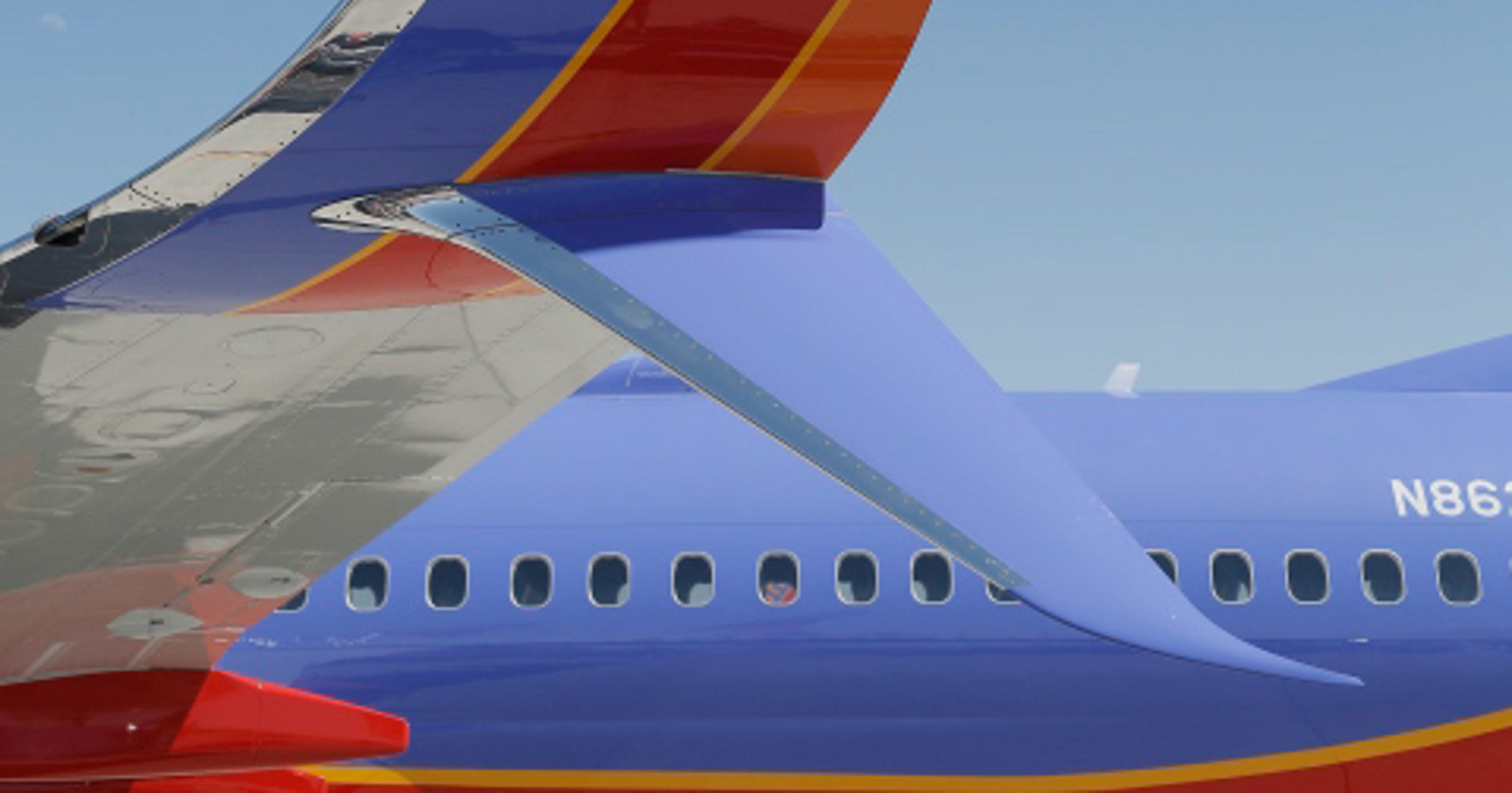 Southwest flies first 737 with new 'split scimitar' winglets