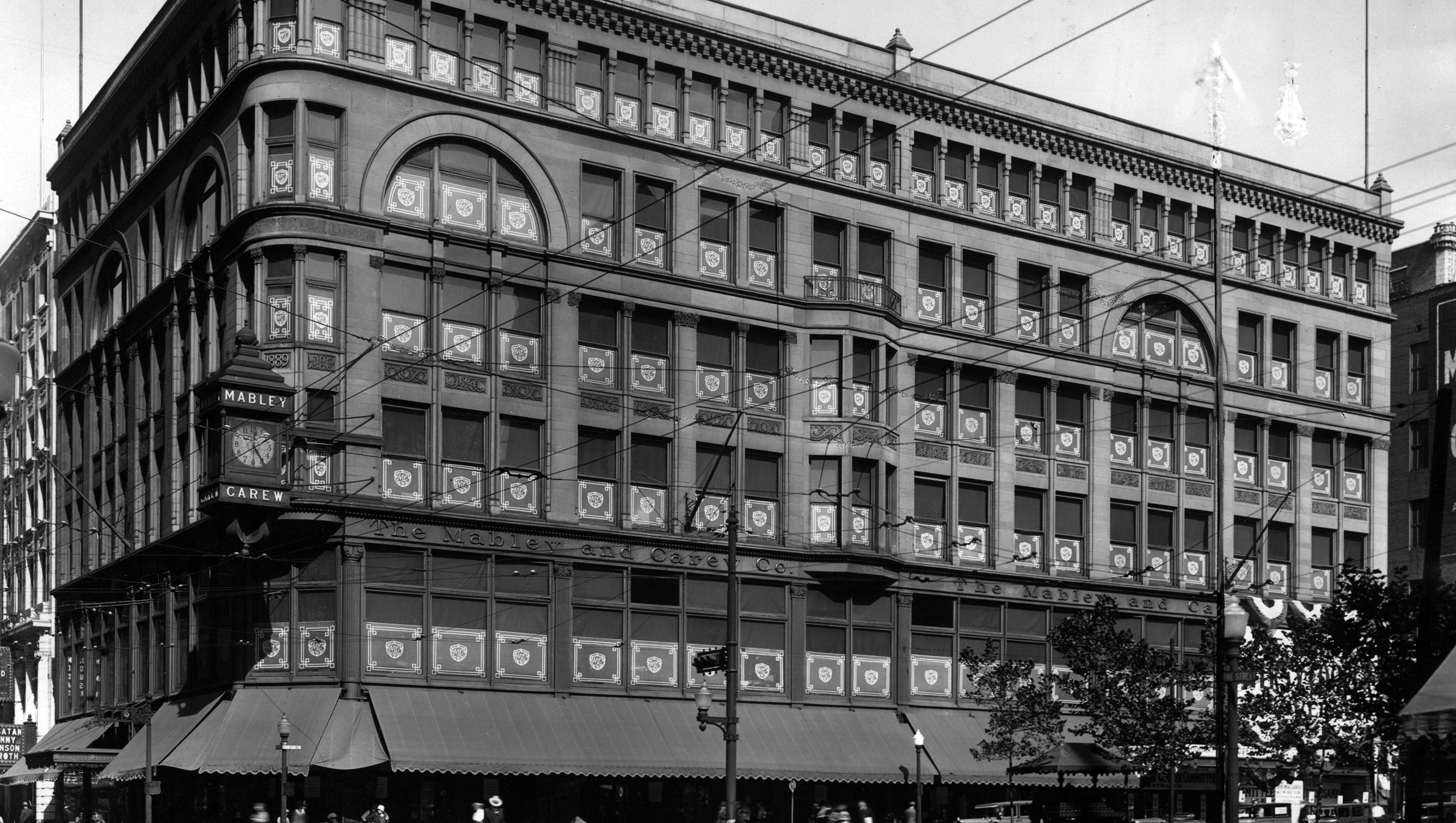 Renderings of latest Terrace Plaza redesign break with historic MCM ...