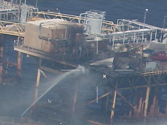 4 injured, 2 missing in Gulf oil rig fire