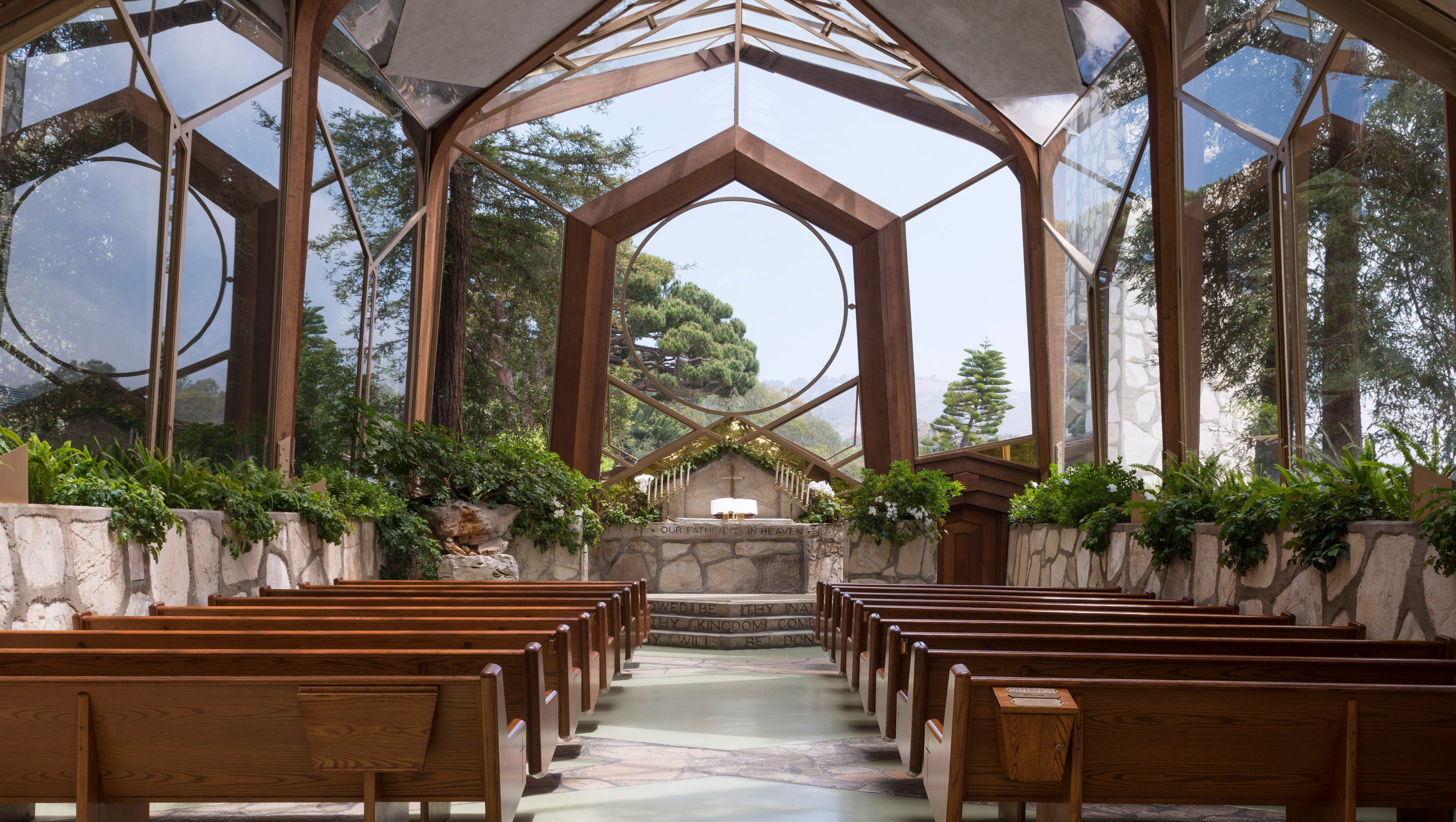 25 must-see buildings in California