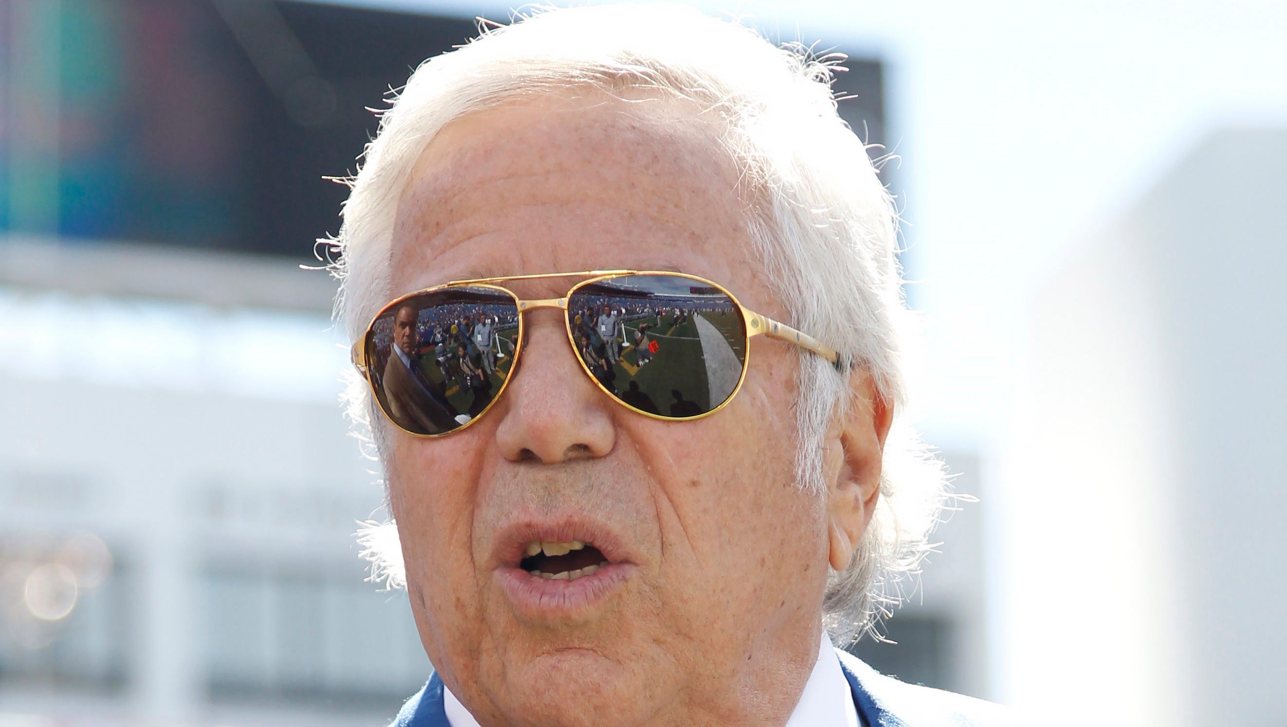 Bell: After Deflategate, Robert Kraft's bond with Roger Goodell solid again