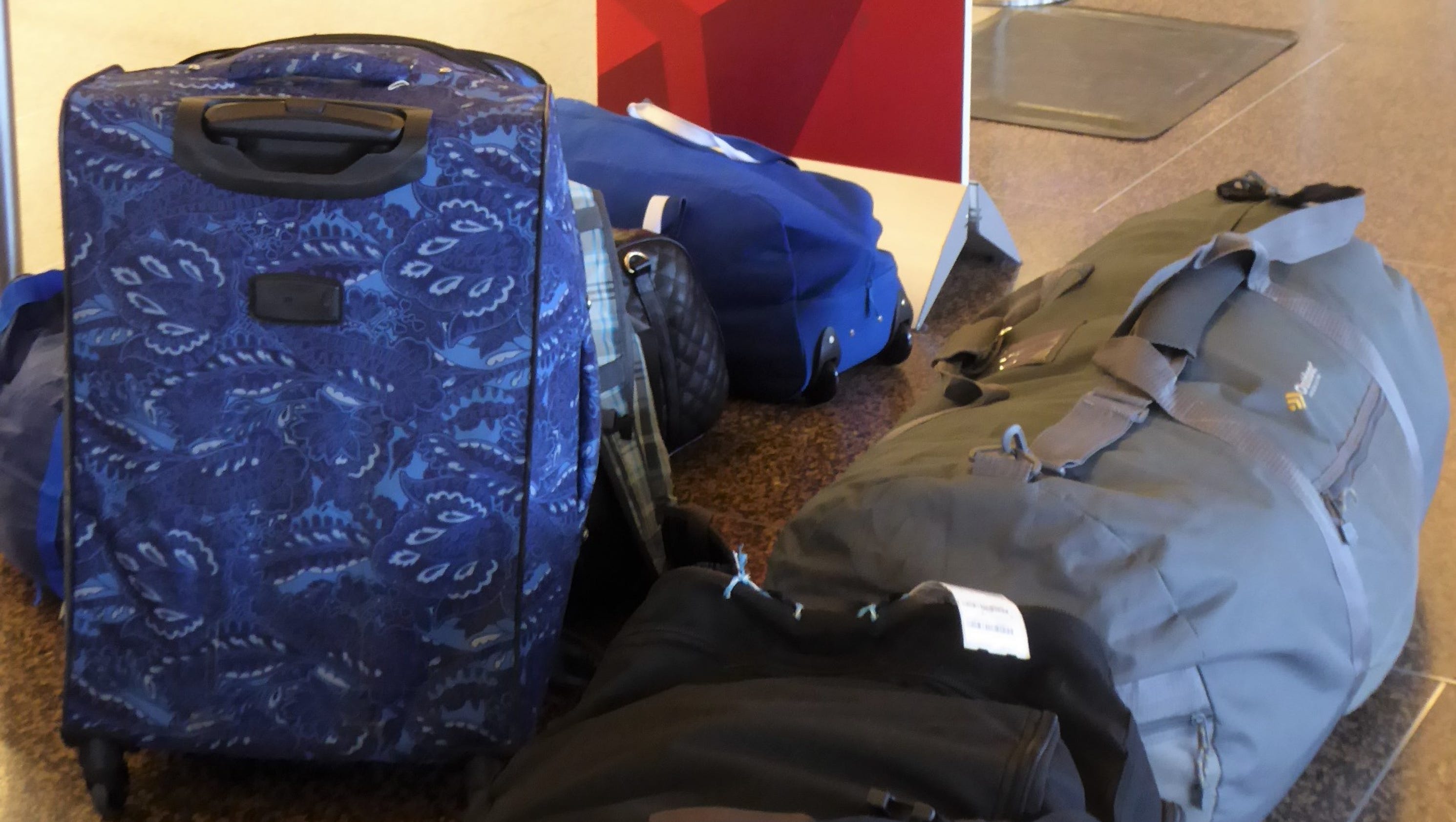 How airline baggage makes it from check-in to the plane